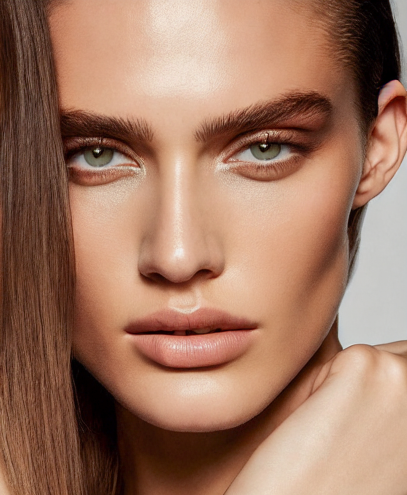 Stable Diffusion prompt: mdjrny-v4 style, single person,