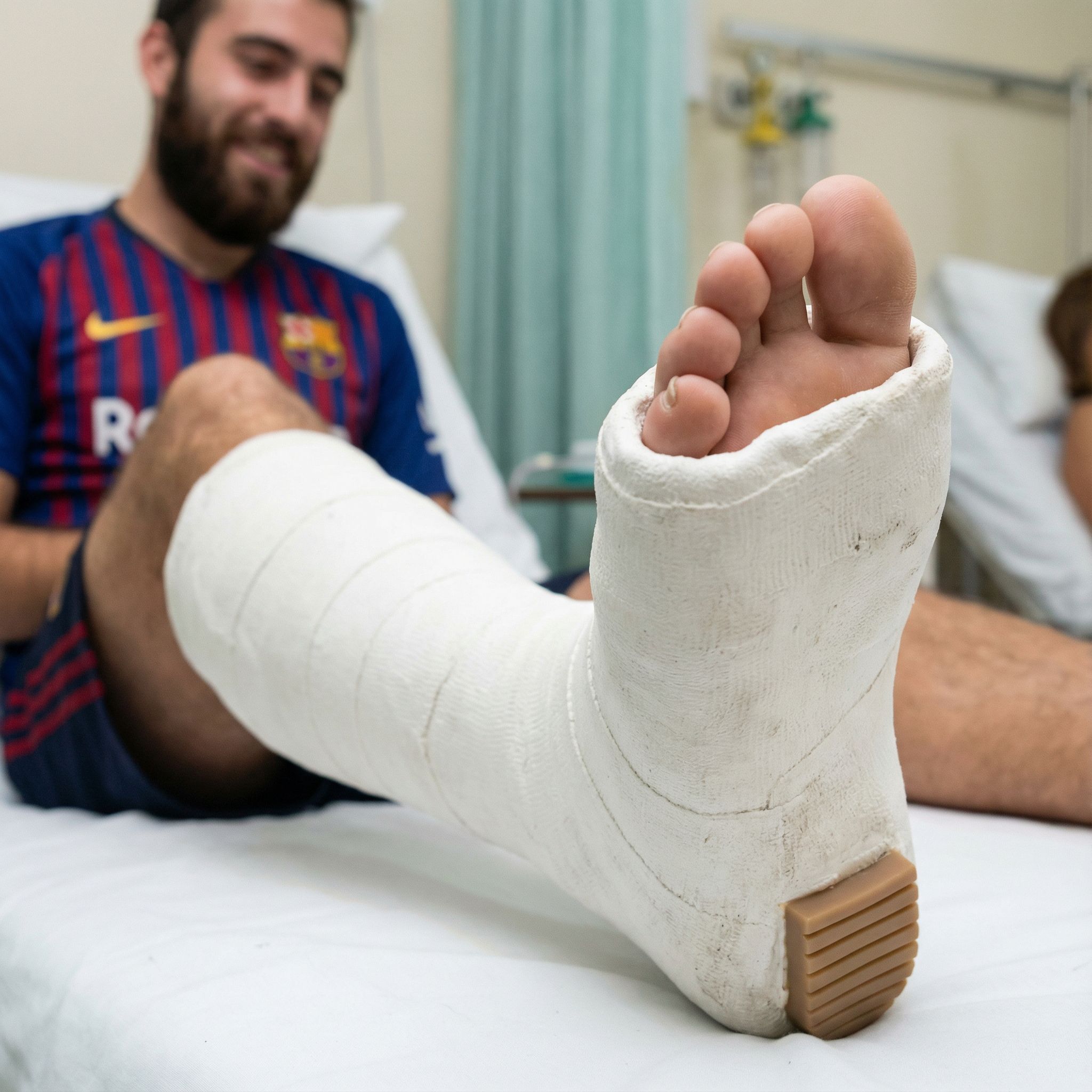 Nano Banana prompt: Image of a thick leg cast in plaster ...